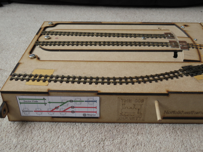Michael's Model Railways: Remote operated sector plate