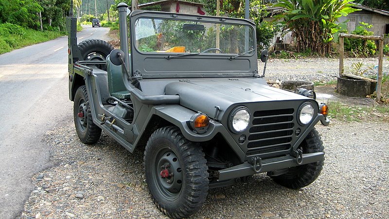 gearheads: Fully-Restored M151 Jeep