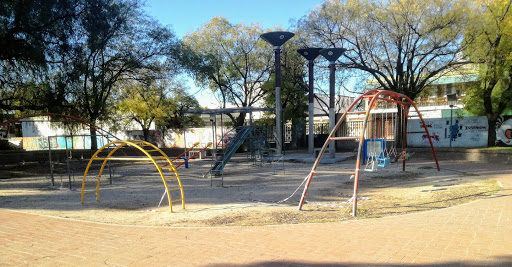 COVID-19 Y PARQUES VACÍOS