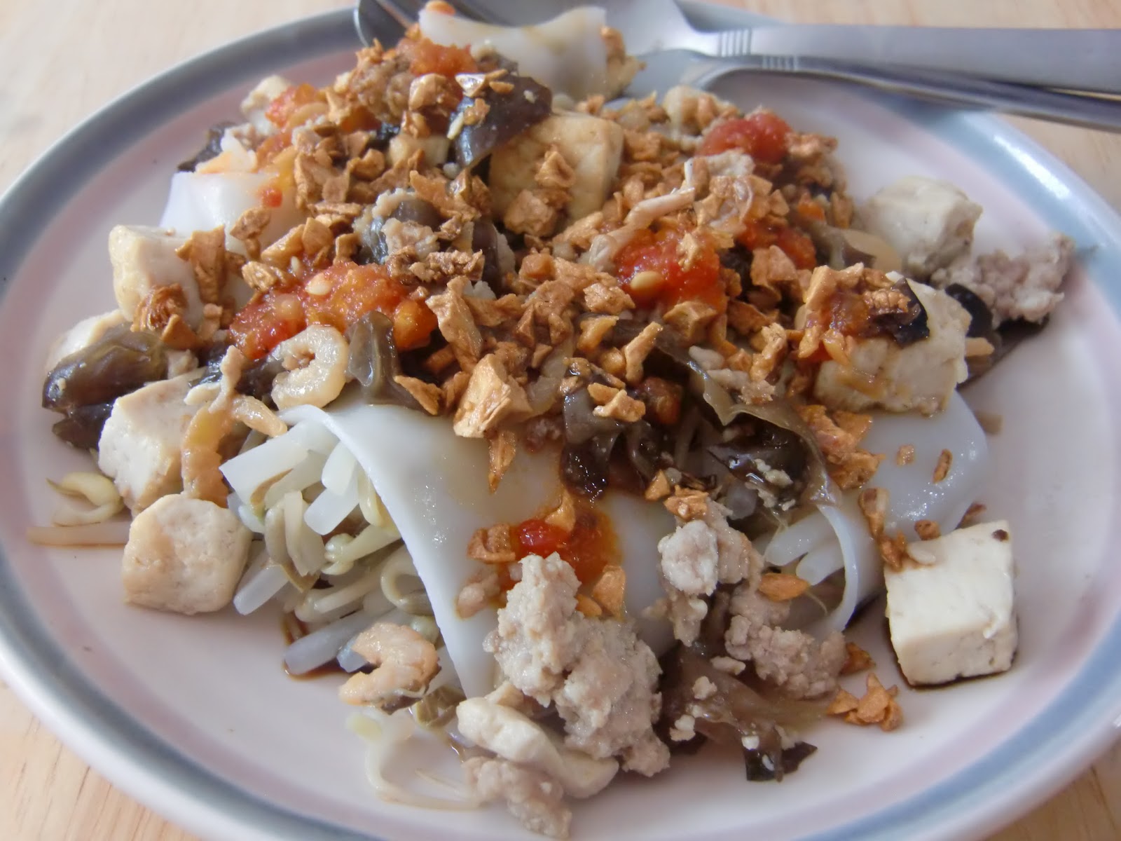 Nid Noi Cooks: Straw Noodle, ก๋วยเตี๋ยวหลอดทรงเครี่อง