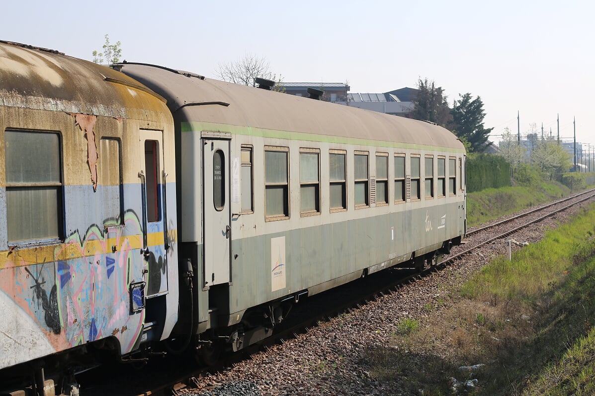 LA PASSION DU TRAIN: CMR Saint-Jean-de-Braye par Louis avec la 67613.