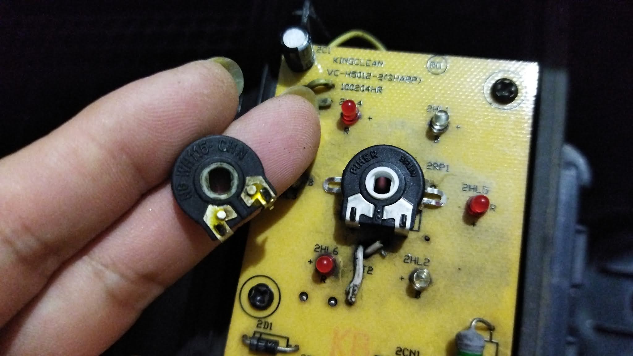 Life Begins at Forty: SHARP EC-HC20-R vacuum cleaner repair