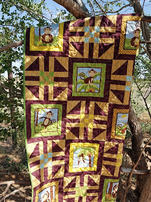 Lovin' Life At The End Of The Dirt Road: Monkey Business Quilt