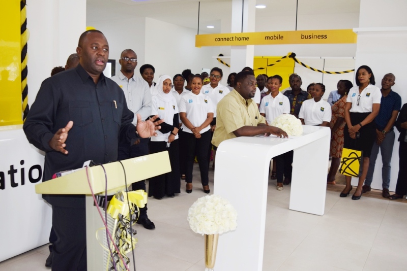 TTCL YAZINDUWA KITUO CHA HUDUMA KWA WATEJA ENEO LA KIJITONYAMA DAR ...