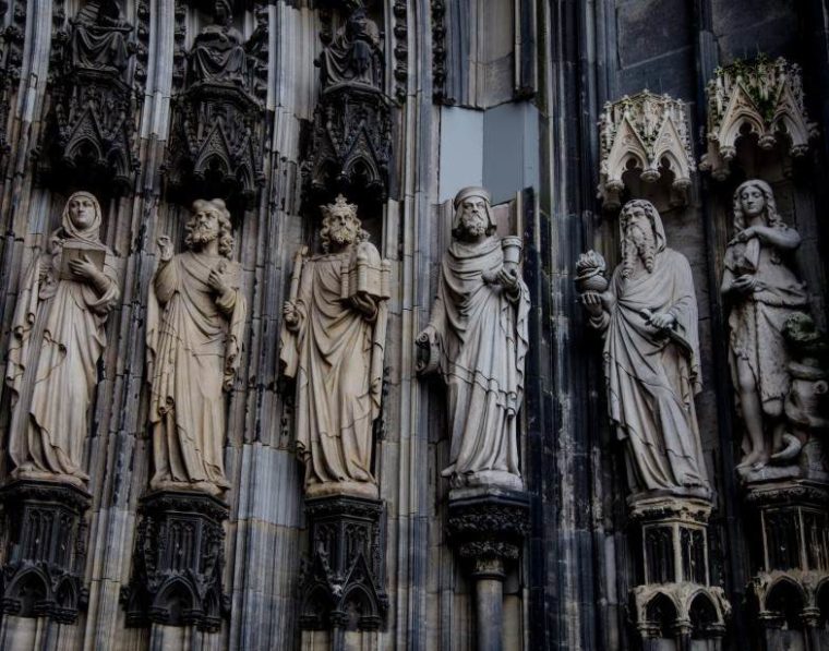 Materi 3. Seni Patung