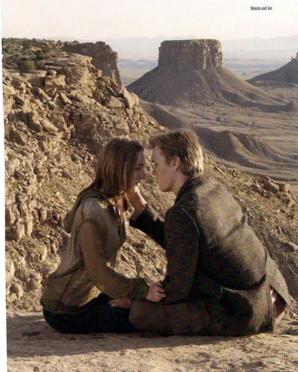 Fotos del Álbum "The Host Official Movie Companion" ~ La Huésped en Español