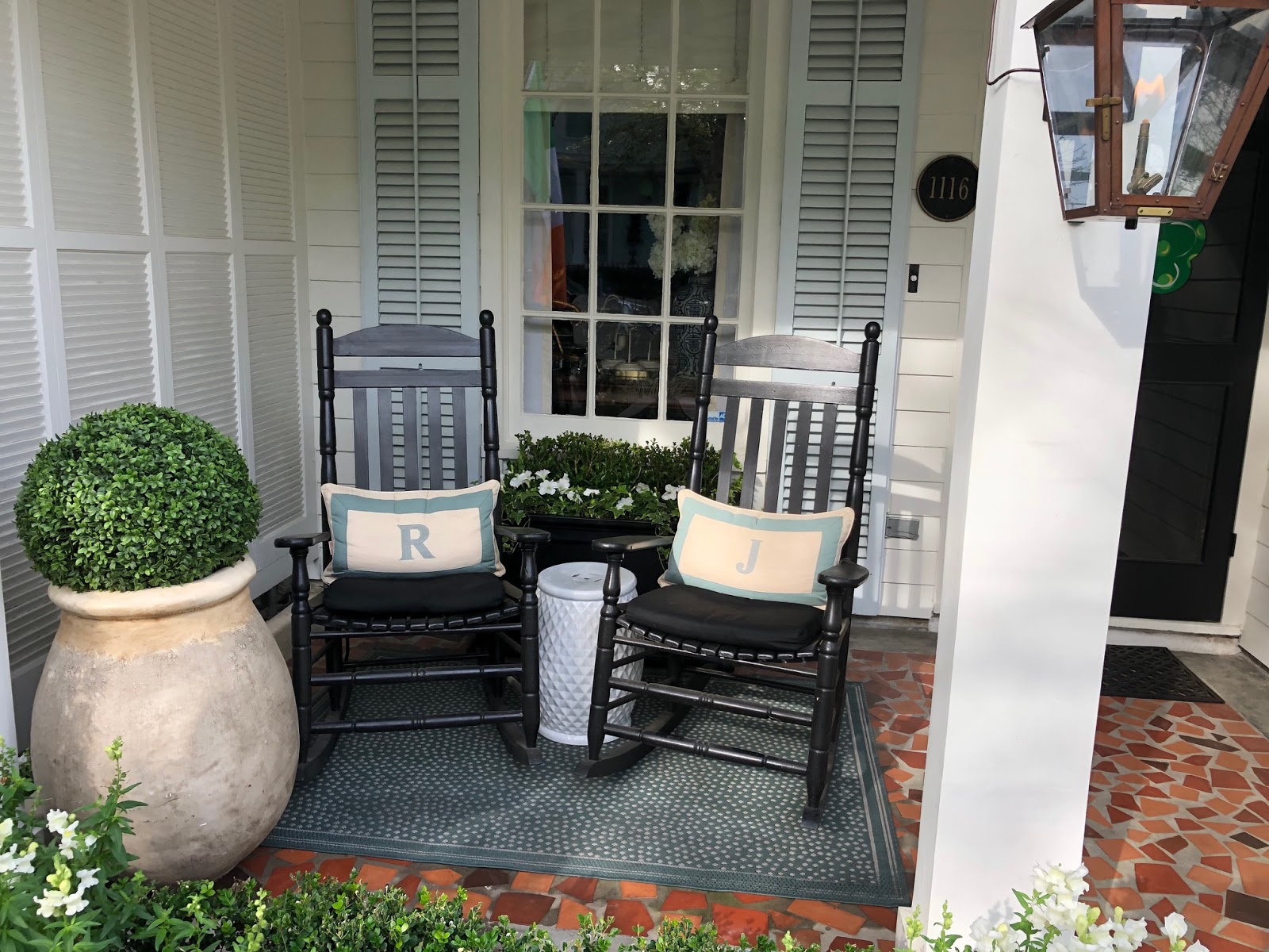 The Uptown Acorn: Acorn Cottage {Devon Planter}