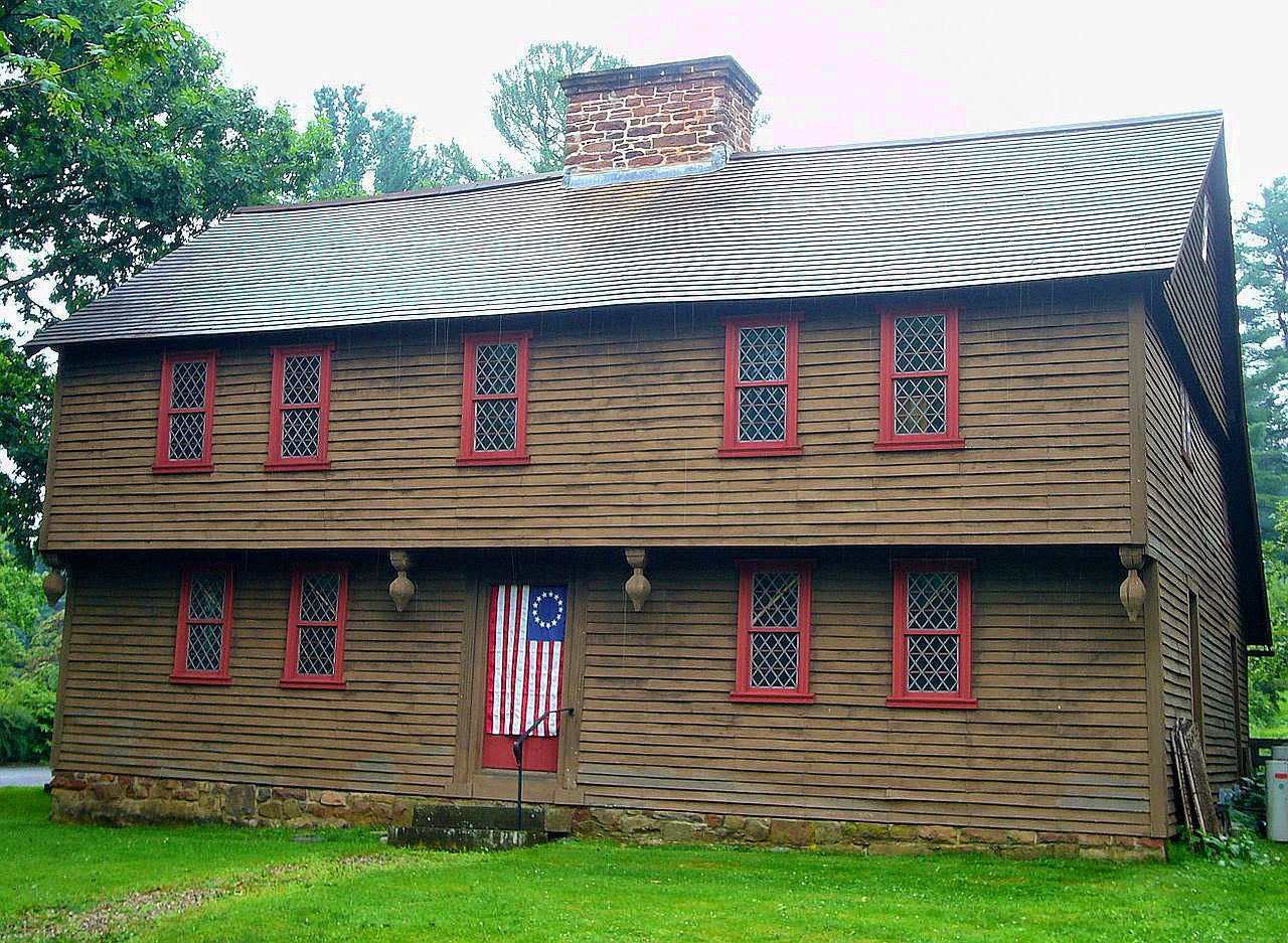 Totem Designs: Colonial Houses