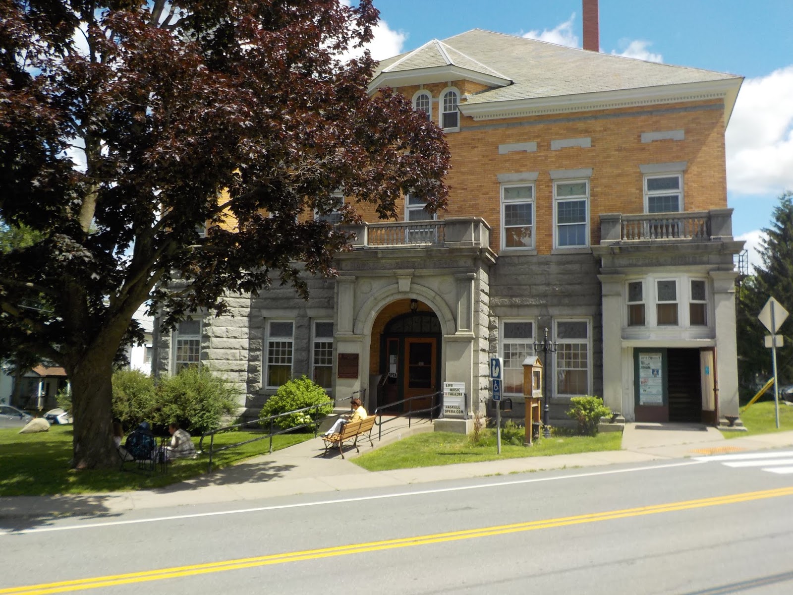 Every Library I Can: 512 Haskell Free Library, Derby Line, VT