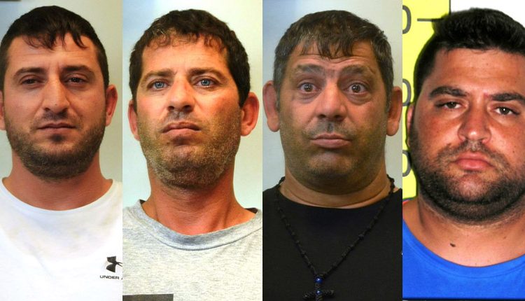 ΦΩΤΟ Αυτή είναι η συμμορία των Β Ρομα που λήστευε ανυποψίαστους πελάτες ...