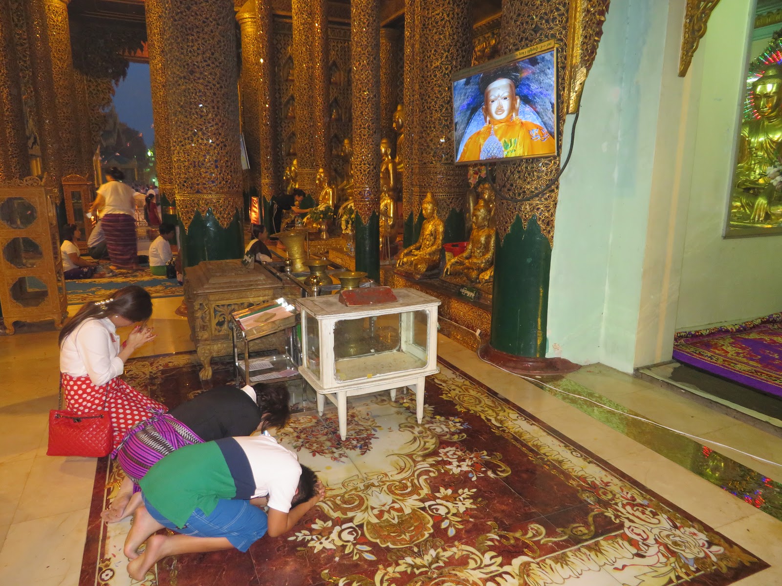 Kee Hua Chee Live!: VISITING SCHWEDAGON GOLDEN PAGODA TEMPLE IN YANGON ...