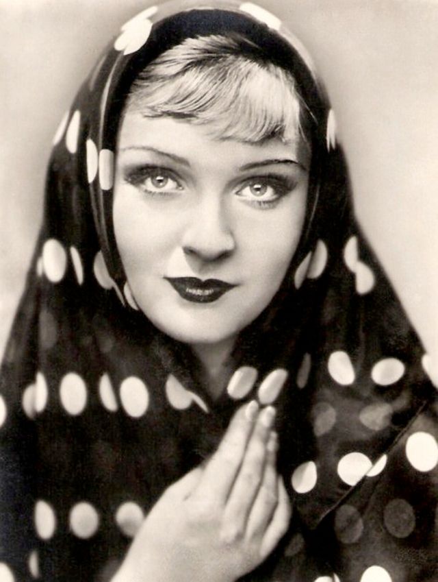 Classic Actress Touted As Another Garbo: 40 Glamorous Photos of Anna ...