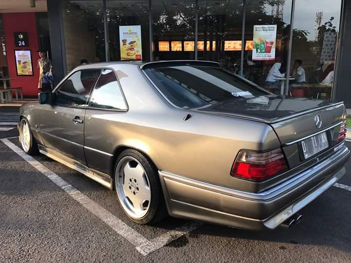 Mercy 300 CE thn 91 AT 12V - LAPAK MOBIL DAN MOTOR BEKAS