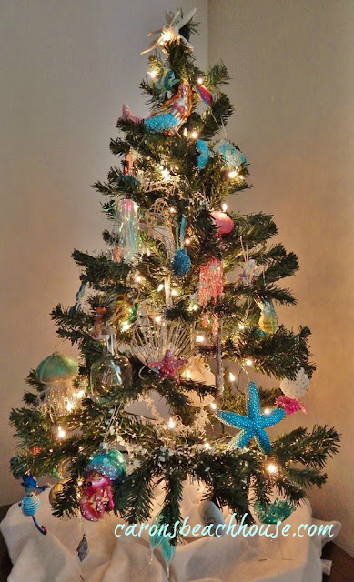 Everything Coastal: Fifteen of Our Favorite Coastal Christmas Trees