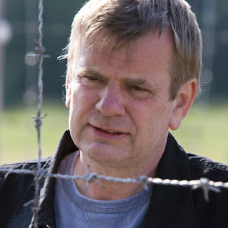 Mientras Hannah Duerme