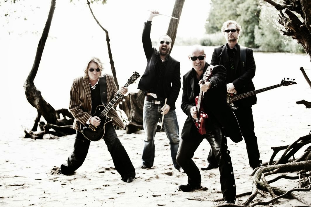 IRON SAVIOR - Nuovo video "Burning Heart" - MyDistortions.it