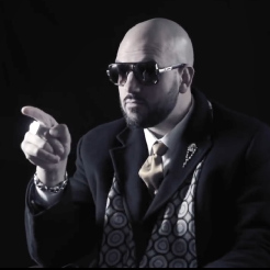 Le colissimo de Papacito