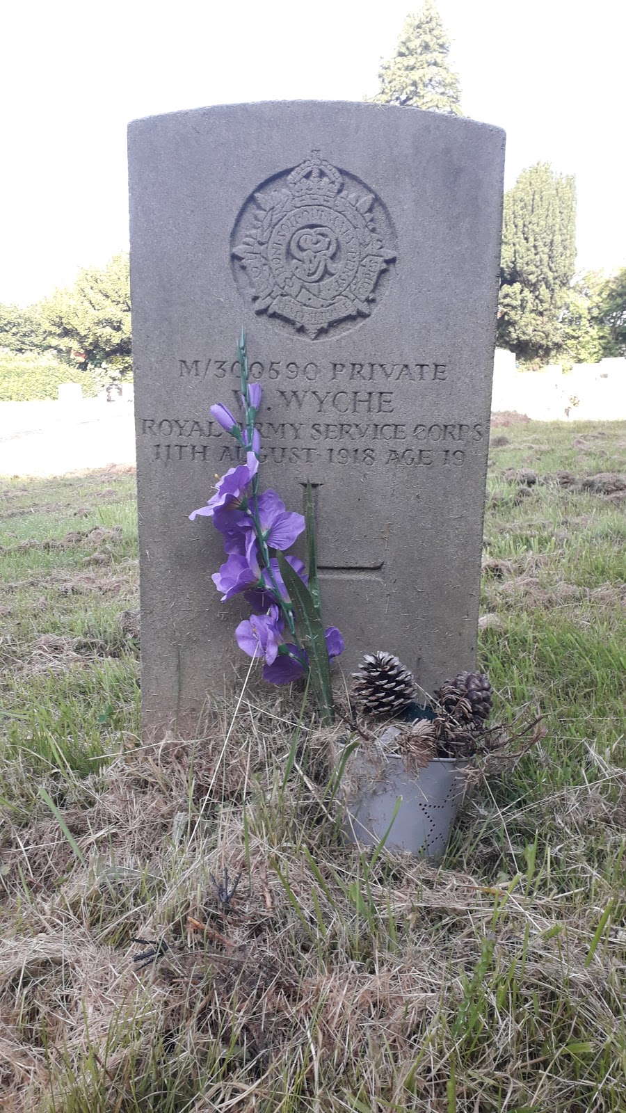 War Graves and Memorials: Ashbourne Cemetery