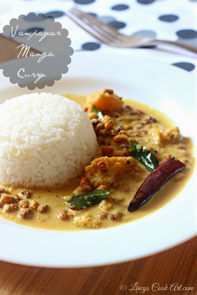 Vanpayar Manga Ozhichu Curry/ Vanpayar Ozhichu Curry/ Red Cow peas Raw ...