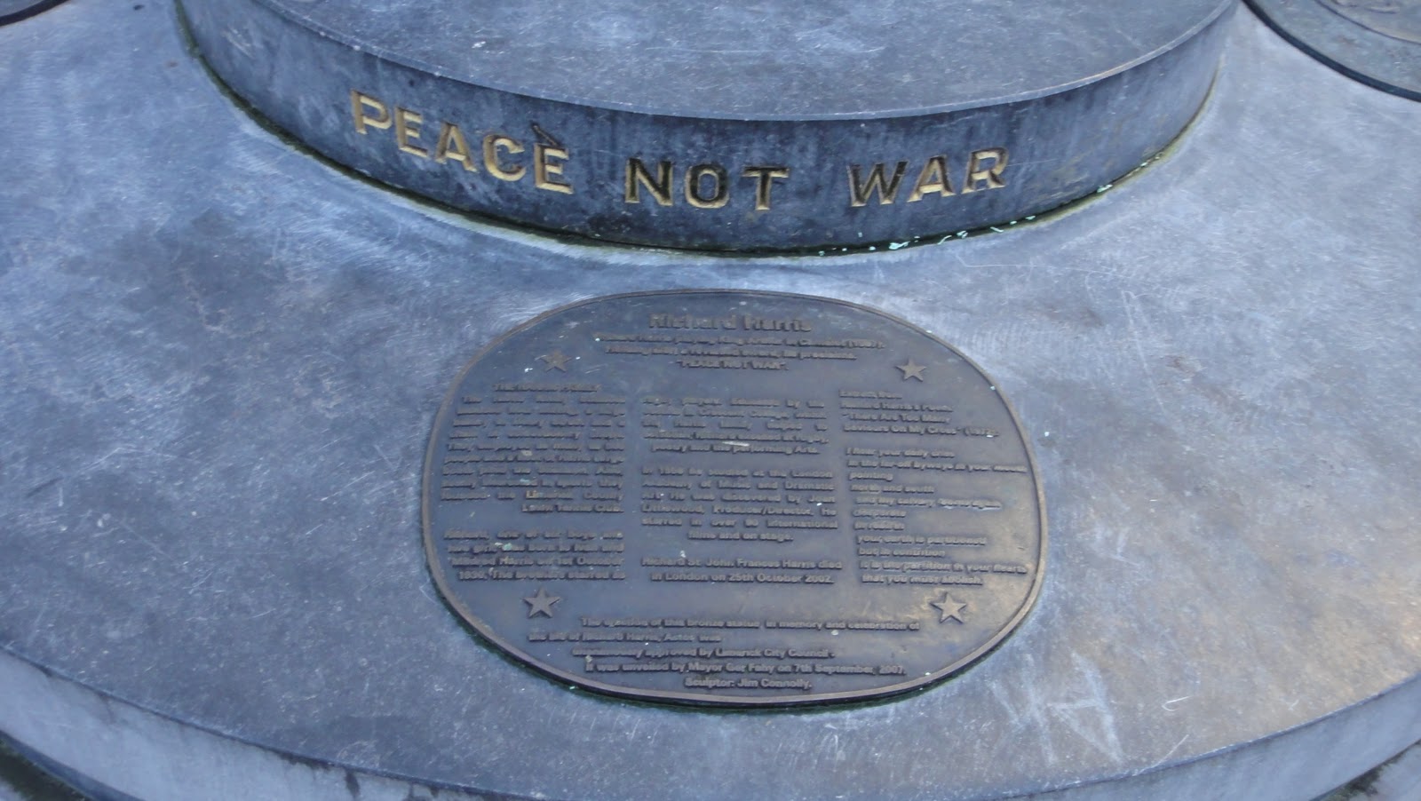 Digital Stories from Limerick,IE: Richard Harris statue