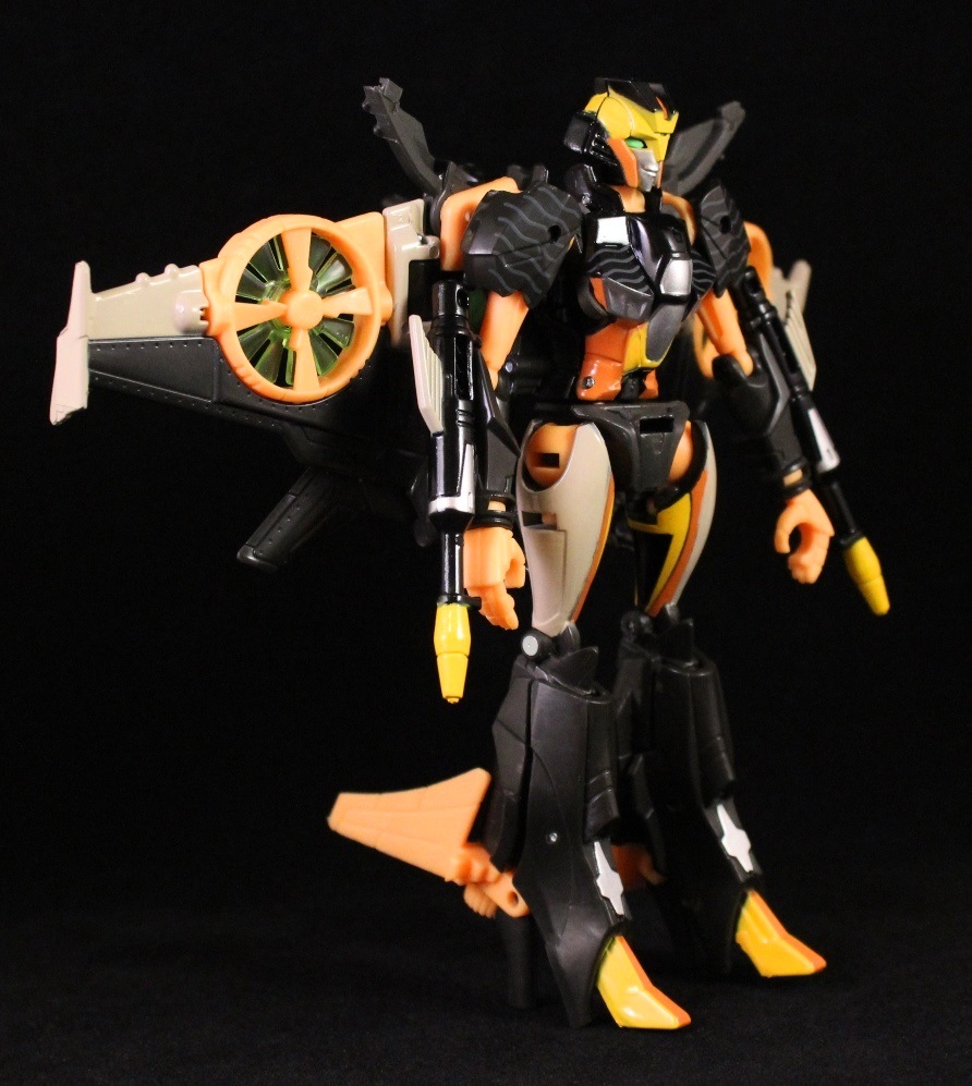 She's Fantastic: Transformers Combiner Wars - AIRAZOR!