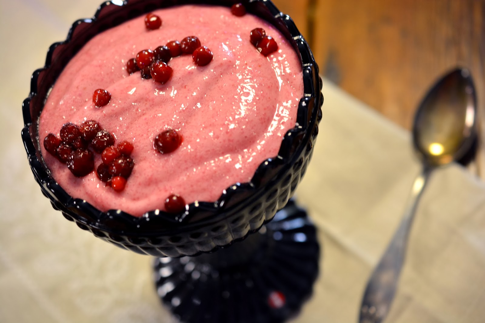 Perinneruokaa prkl!: Vispipuuro; samettinen marjapommi