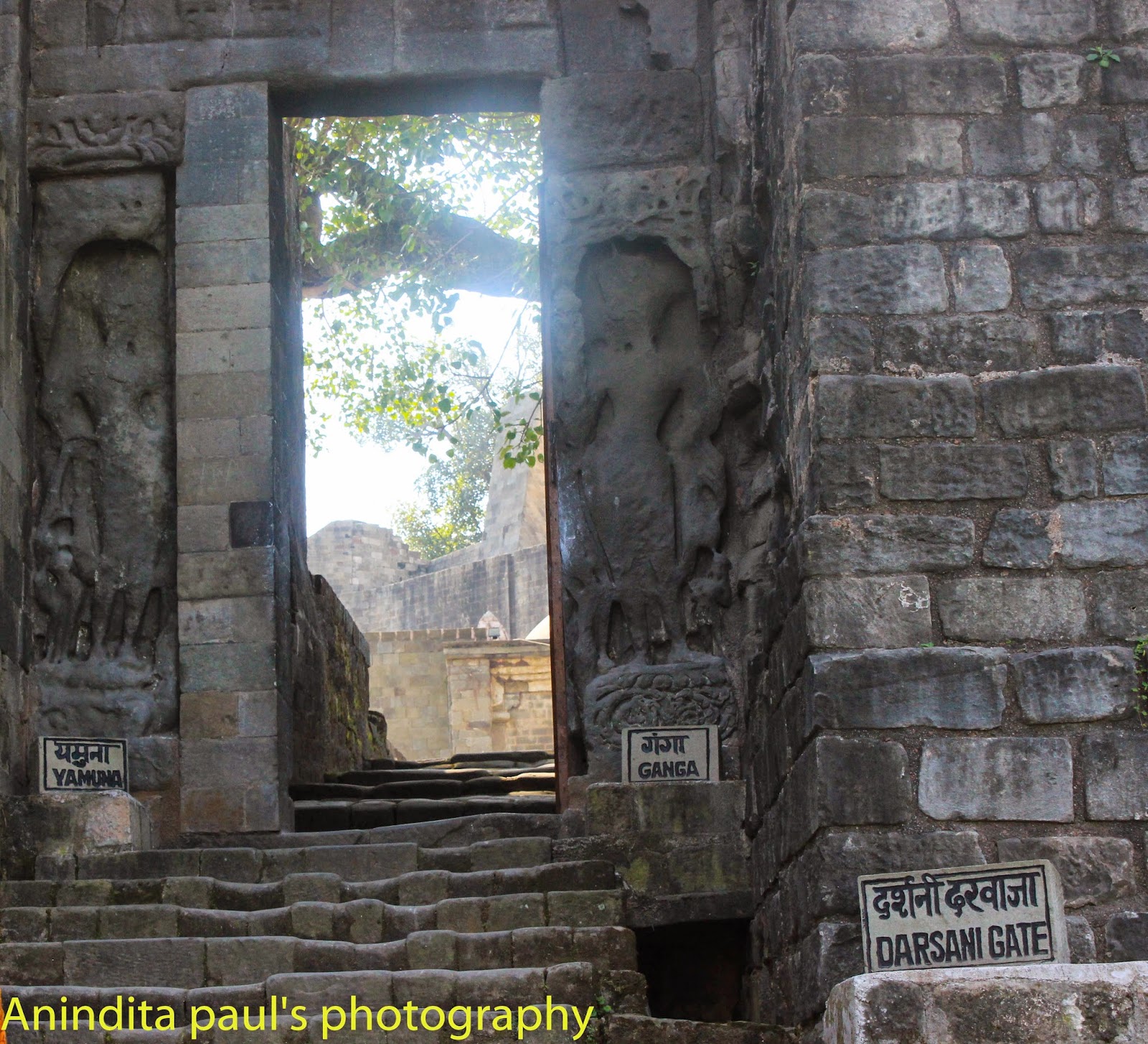 Vibrant India: Kangra fort ---history in the lap of nature