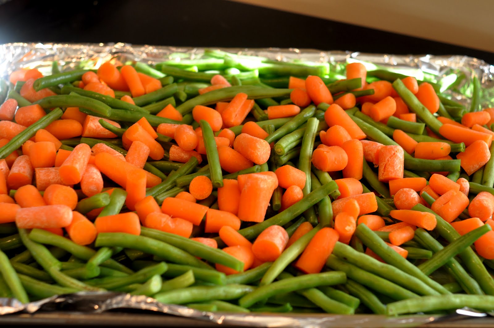 The Pearce's Kitchen: Roasted Green Beans and Carrots