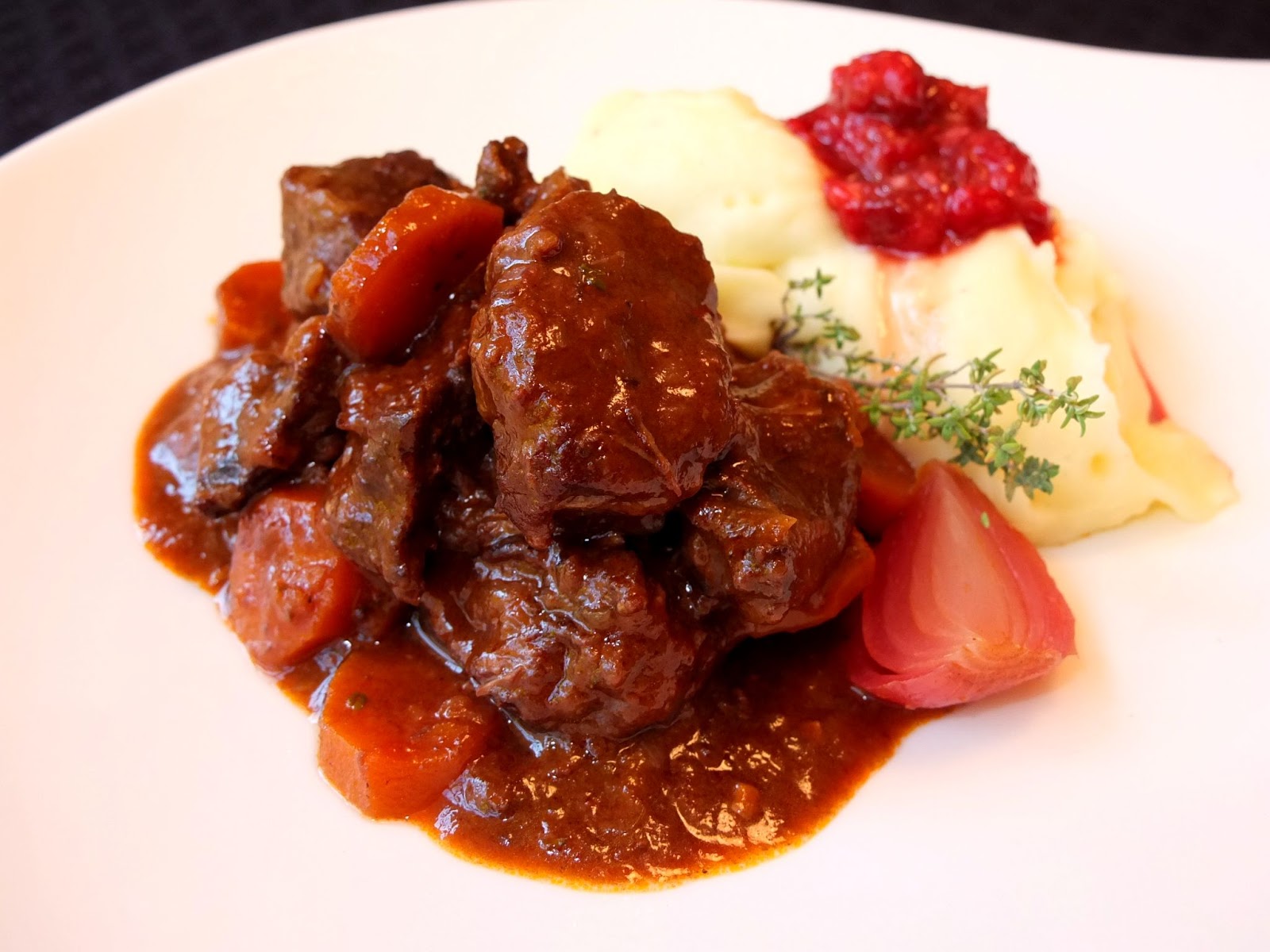 Cocinando con Lola García: Estofado de ternera con puré de patata y ...