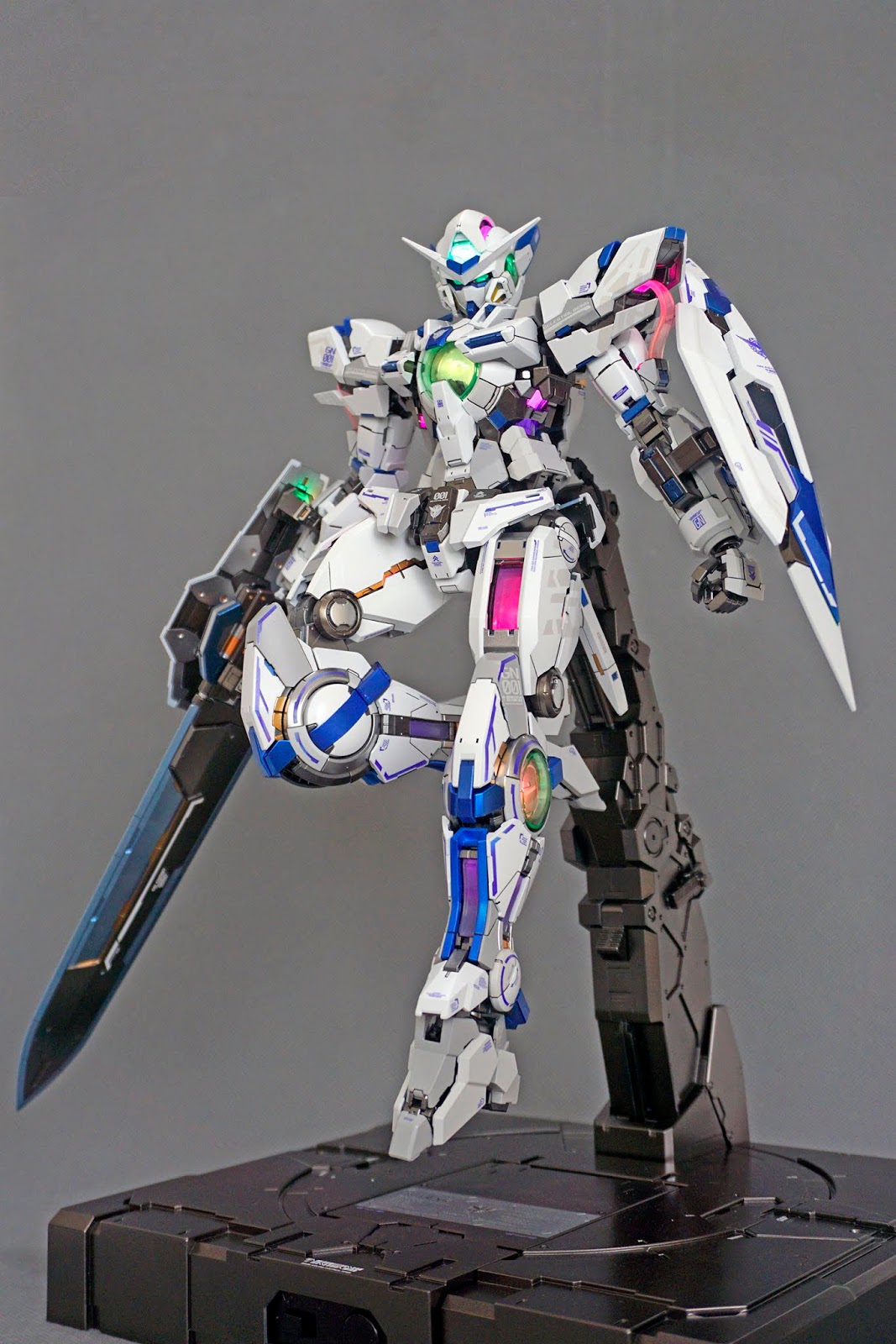 Painted Build : PG 1/60 Gundam Exia ver Ty