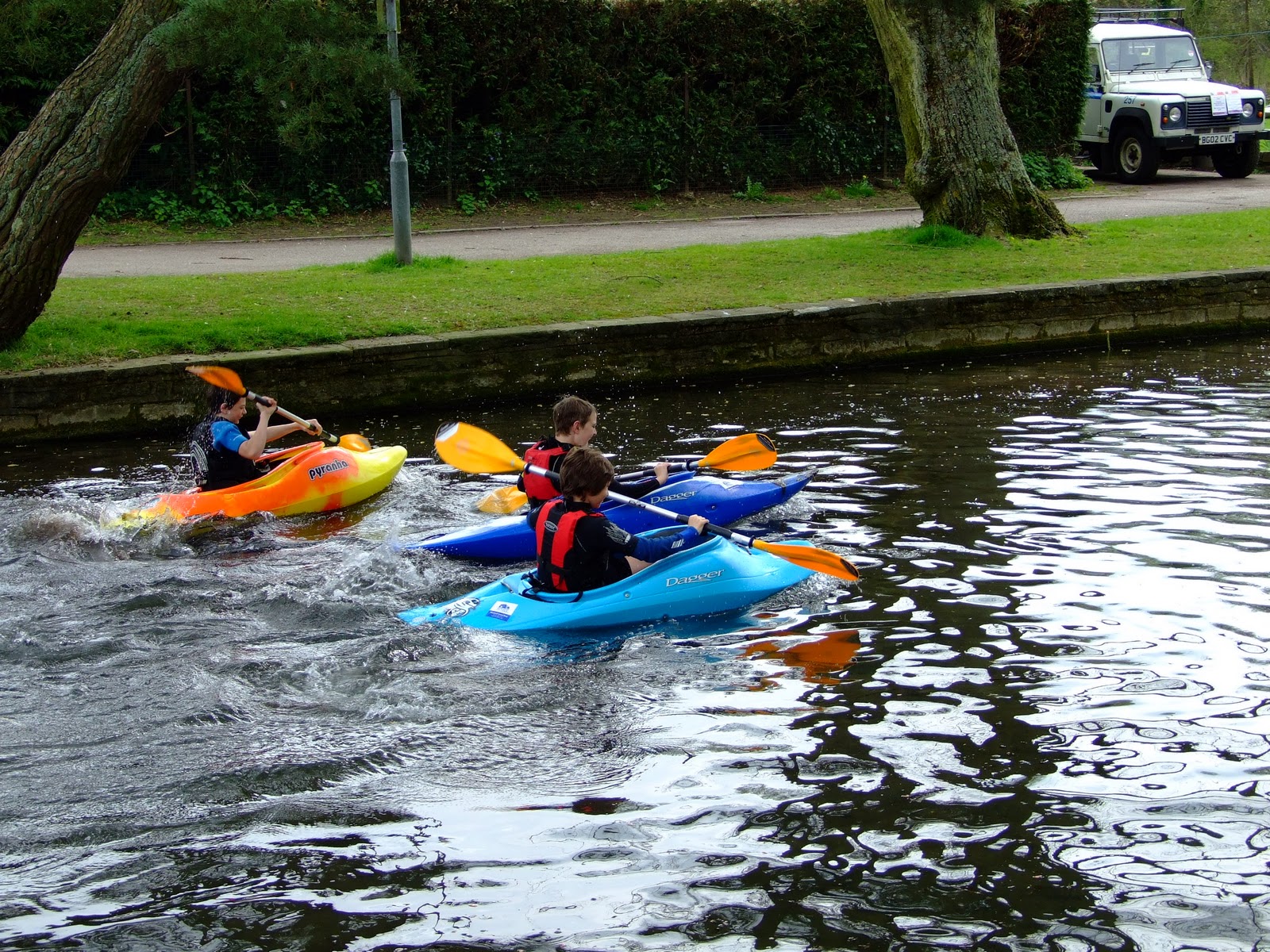 Canoeing and Kayaking on the River Itchen Navigation: Slalom on the ...