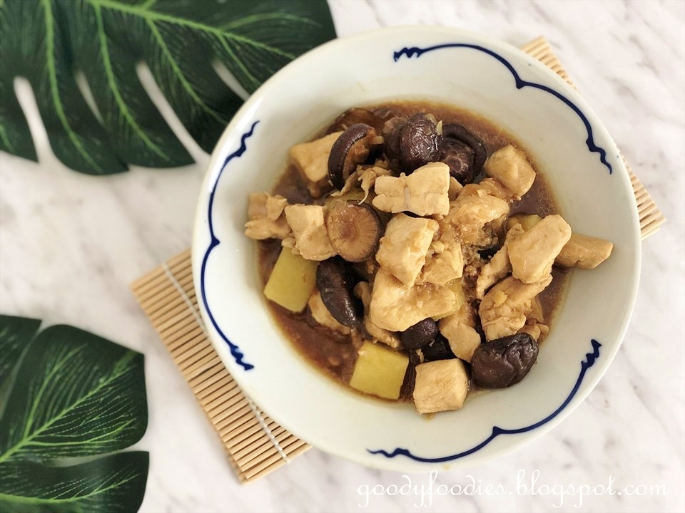 GoodyFoodies: Recipe: Ayam Pongteh (Nyonya Chicken and Potato Stew)