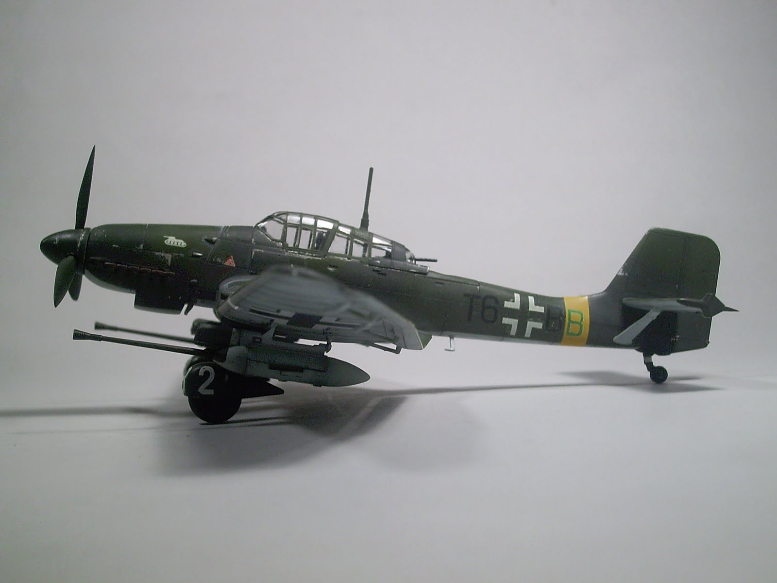 Modelkit Plastik: Academy 1/72 Ju87G-1 Stuka “Tank Buster”