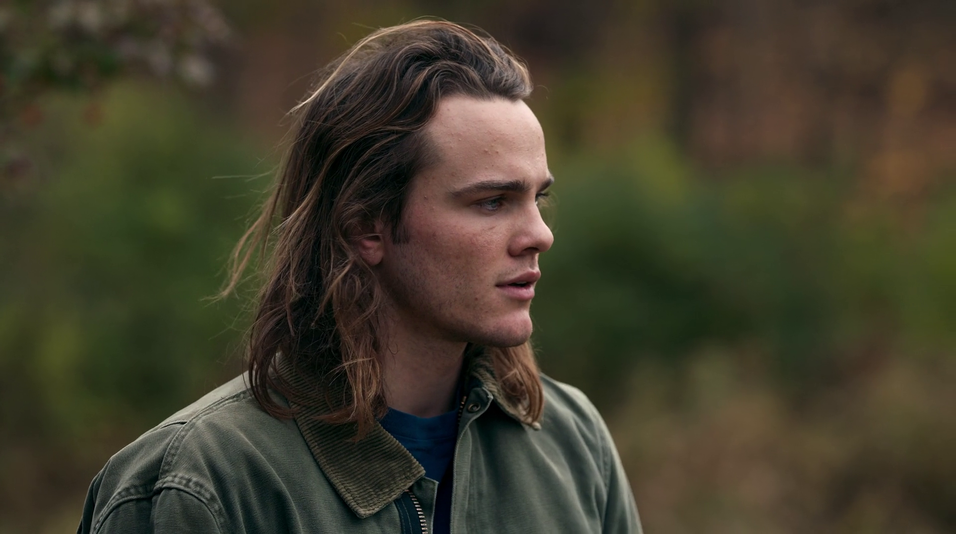 ausCAPS: Alex Neustaedter shirtless in Things Heard & Seen