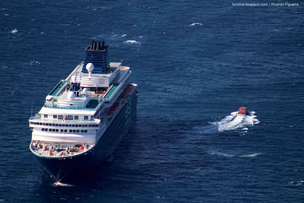 FUNCHAL: 32º38'N 16º58'W - 20ª TEMPORADA: MV ZENITH