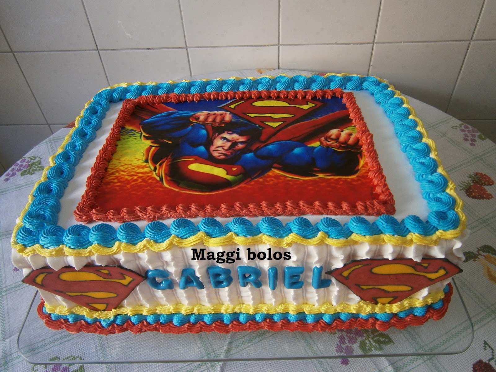 Maggi Bolos = Guanambi- Bahia: Bolo super man