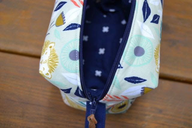 Twelve Bees Handmade: How to Make Any Size Boxy Zipper Pouch