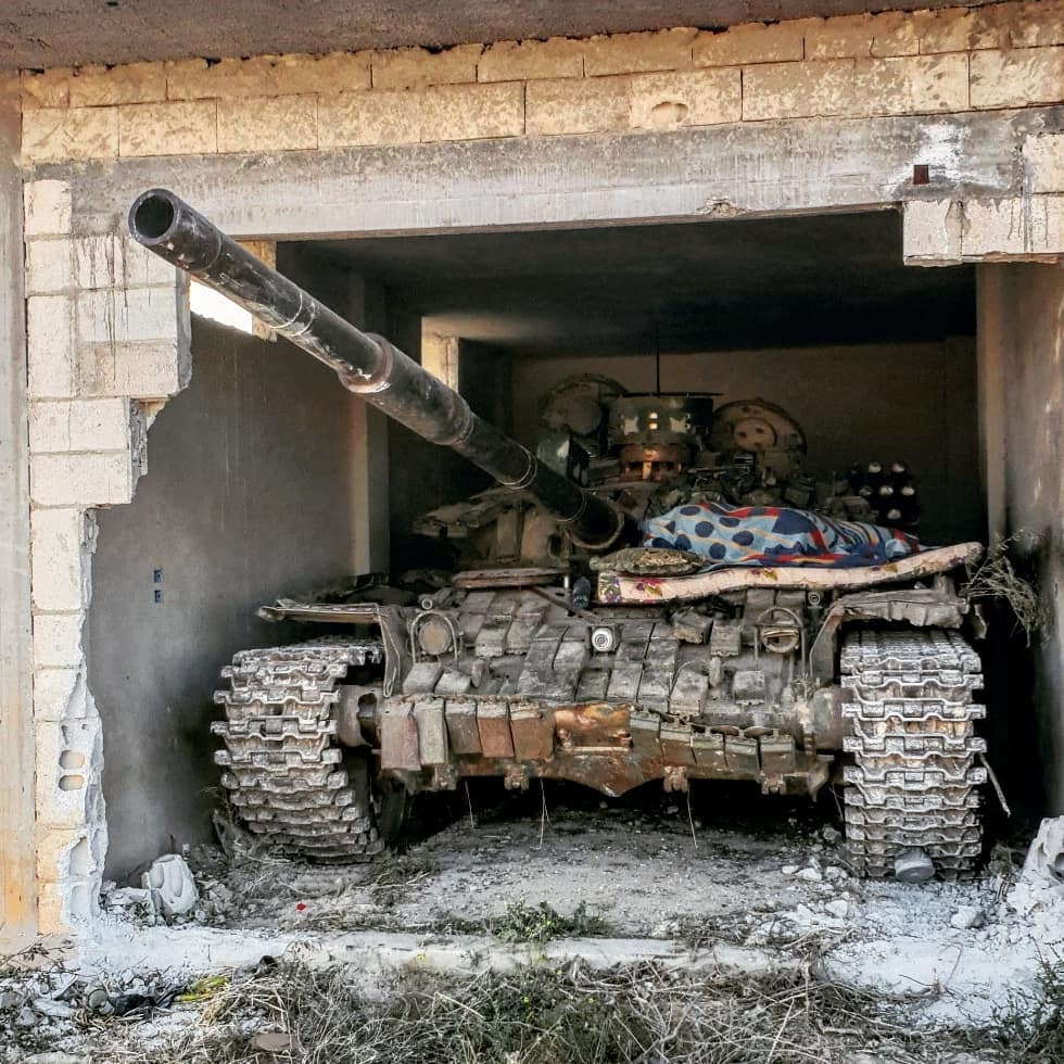 Historia y tecnología militar: T-72AV sirio con sistema de defensa optrónico Sarab-2 y una ...