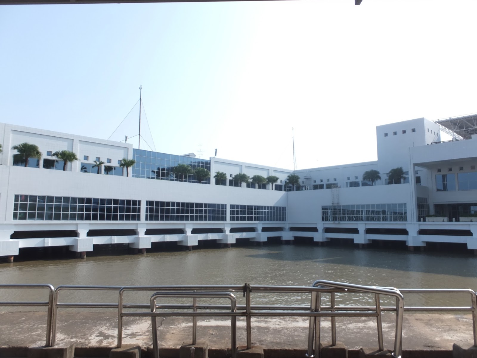 27 Thousand Waves: Day 15 - Hong Kong, China & Macau