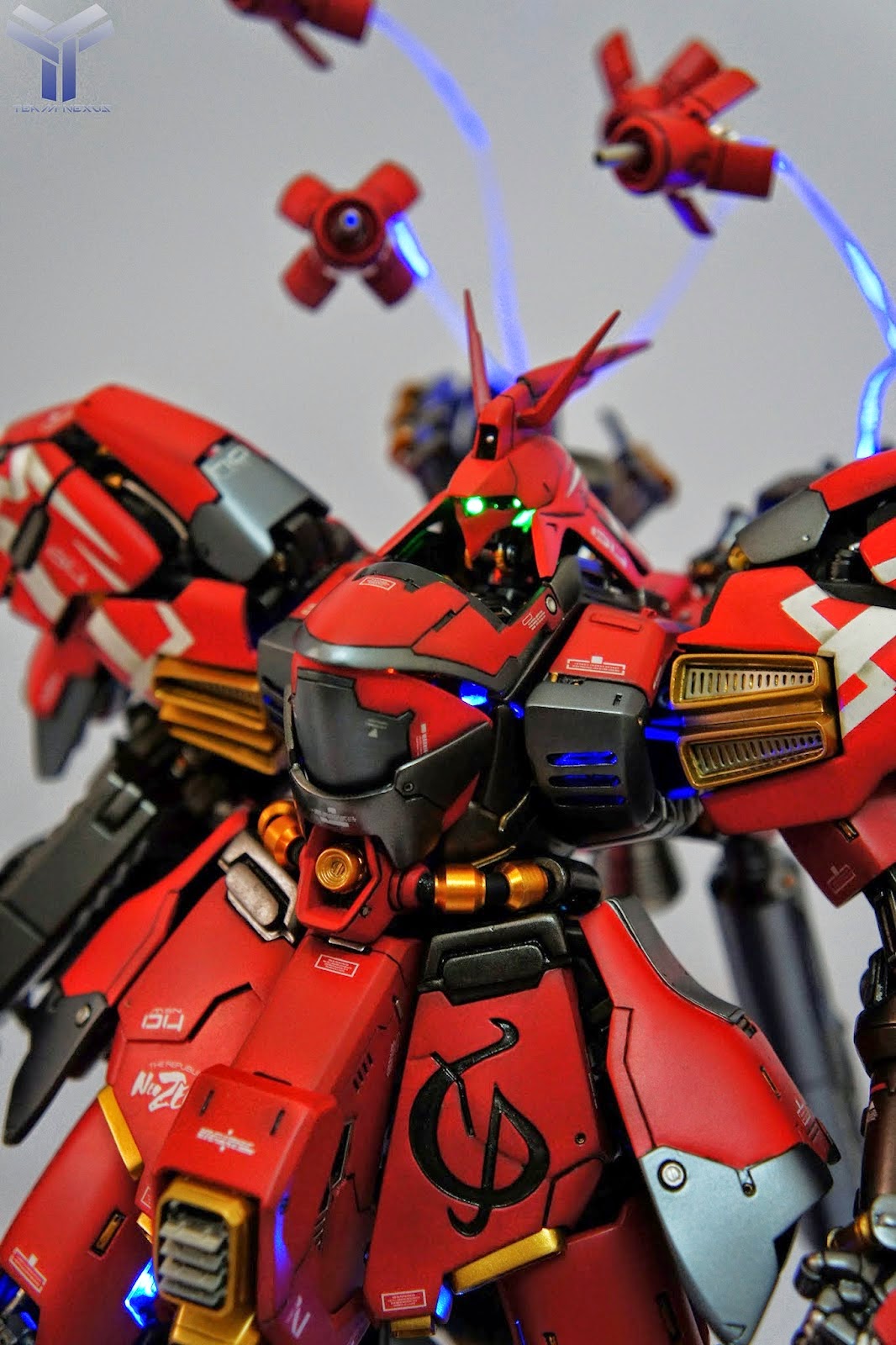 Custom Build: G-system 1/100 Sazabi Evolve ver 2.0 "Blazin" + LED