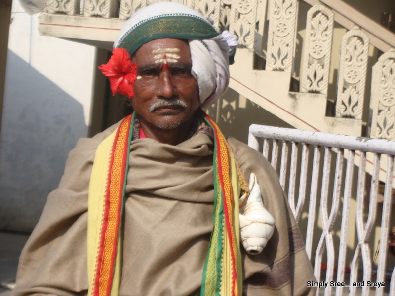 Life in Pictures: February 17 - Jangama Devara