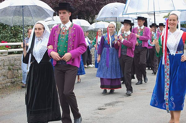 FolkCostume&Embroidery: A Closer View of Breton Costumes, Part 2 ...