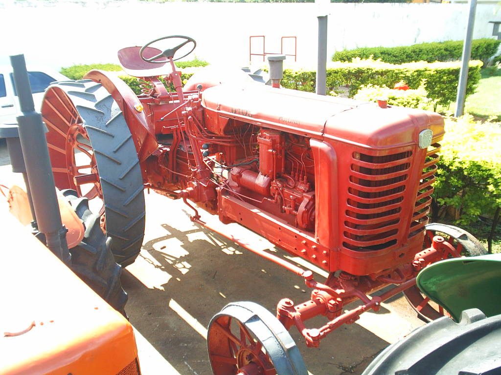 Registro de Tratores Antigos - Brasil: UTOS - Uzinele de Tractoare ...