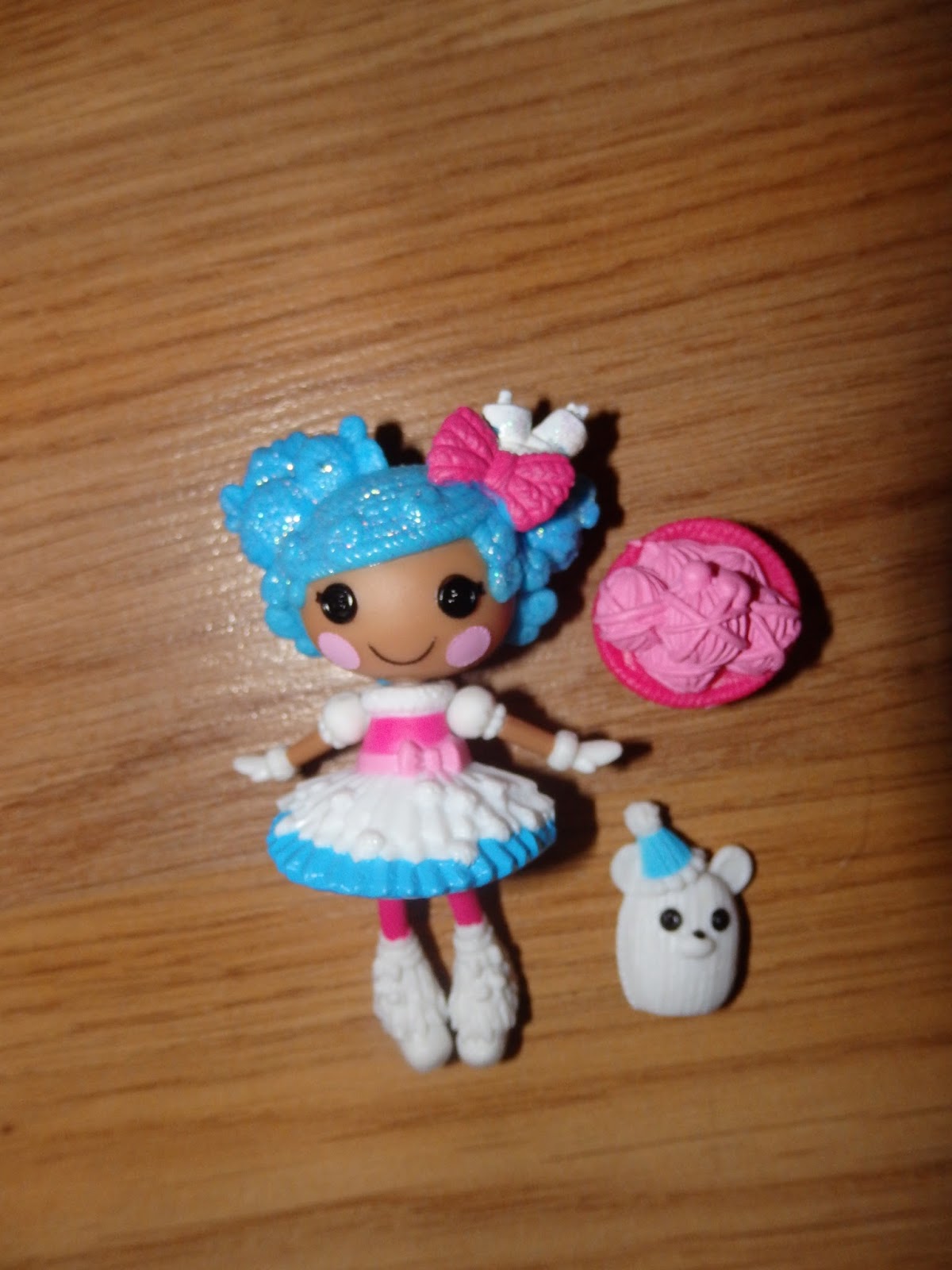 New Age Mama: Mini Lalaloopsy Super Silly Party Dolls