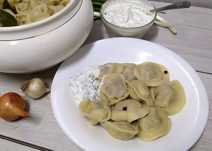 Пельмени домашние с фаршем из говядины и свинины