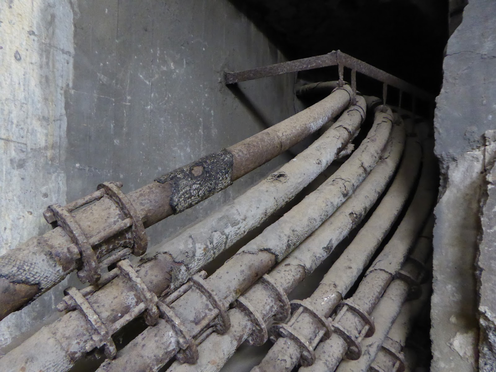 Walking the Battlefields: The Bunkers of Zossen (1936 - 2004)