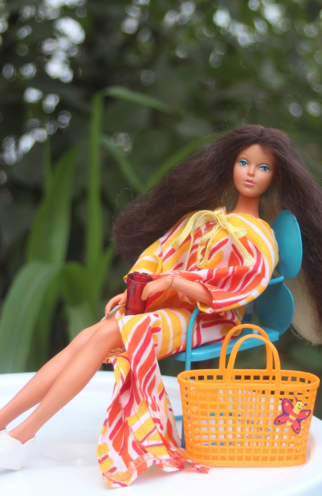 PLANET OF THE DOLLS: Doll-A-Day 2017 #233:Tuesday Taylor and Suntan ...