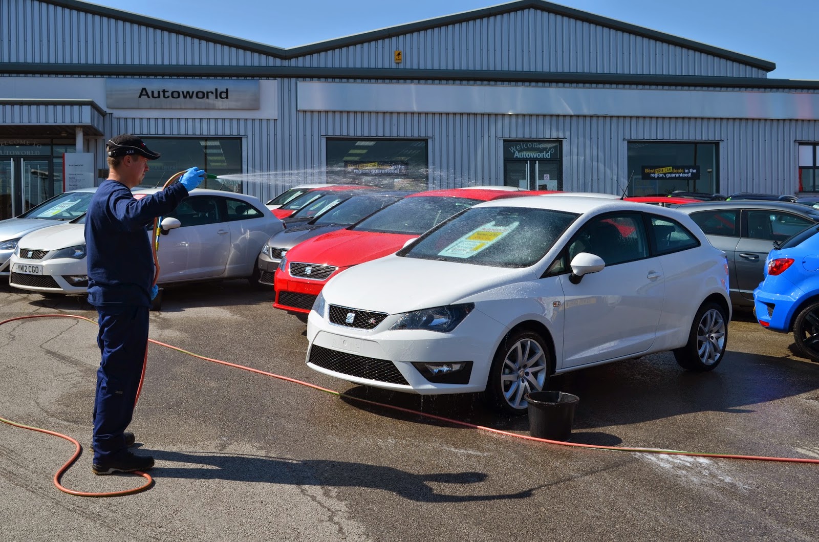 Autoworld: Meet the Forecourt Attendants