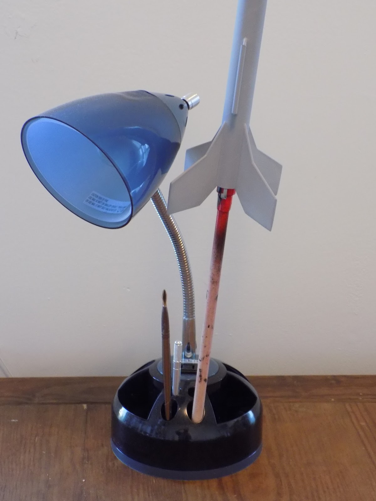 Model Rocket Stands Paint