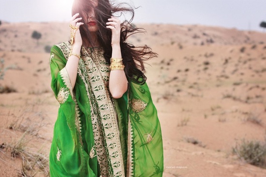 Traditional GCC style dress; from Musandam/Buraimi regions of Oman ...